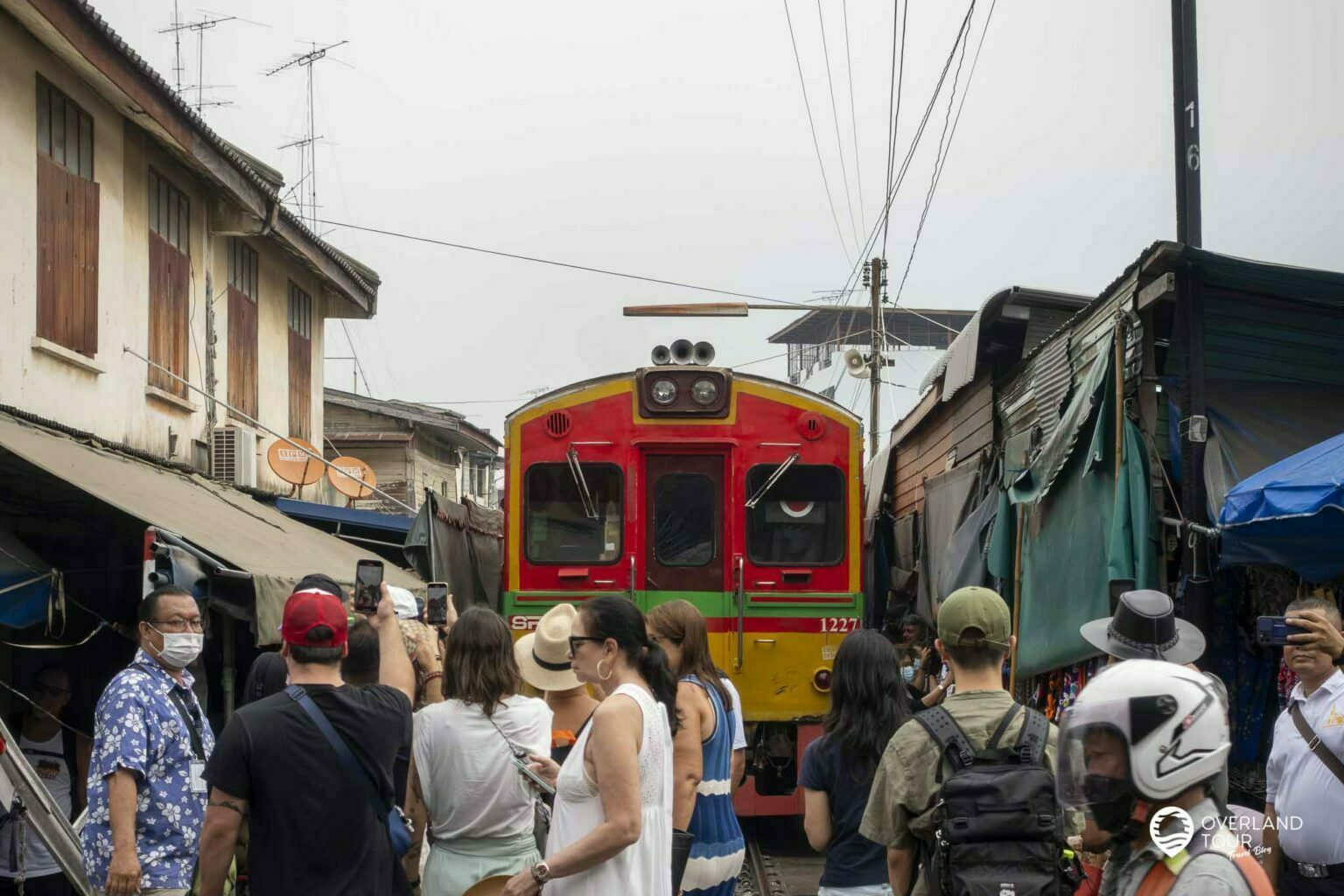 Mae Klong Zugmarkt: Jetzt individuell ab Bangkok erleben