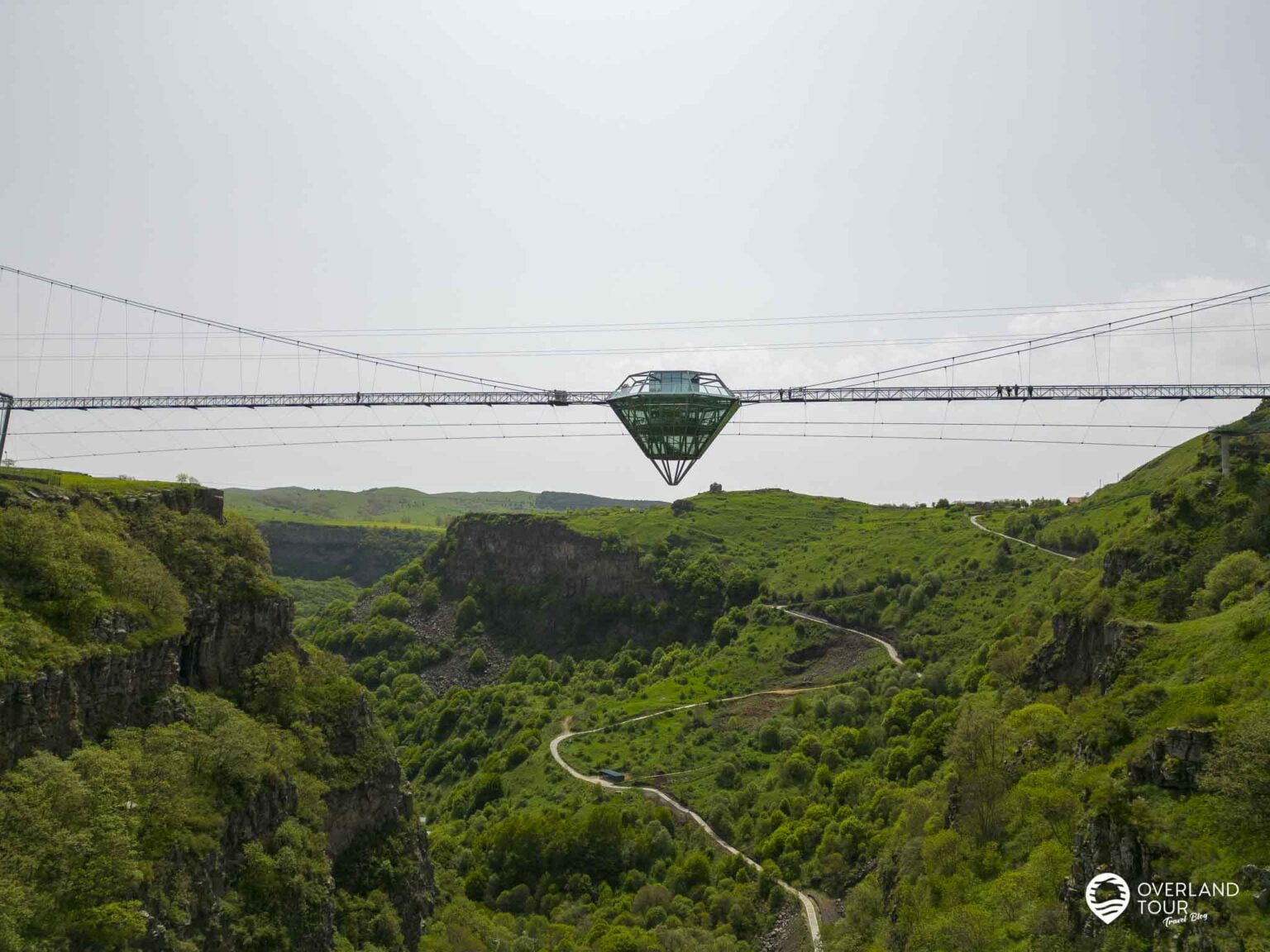 Georgias Diamond Glass Bridge im Naturschutzgebiet Tsalka